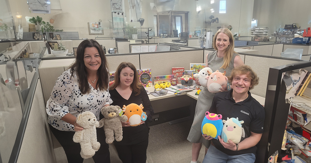 Employees at Ellenbecker Investment Group spread hope with gift drive ...